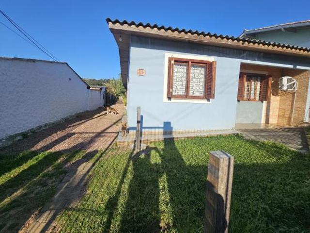 Casa para Venda 79.22m² 2 dormitórios, + casa de 1 dormitório nos fundos, piscina e quiosque com c