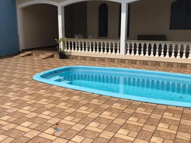 Casa para venda com area de lazer