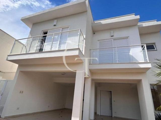 Casa para venda com Piscina, 3 Suítes, Área Gourmet no Condomínio Reserva Parque do Varvito