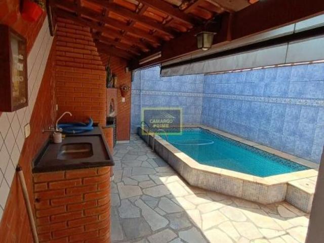 Casa para venda com piscina no Parque da Lapa!
