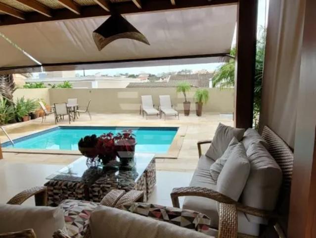 Casa para venda com piscina Valinhos Condominio Terras do Oriente 3 quartos