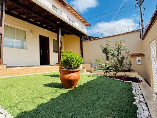 Casa para venda com 04 Quartos em Varginha, Minas Gerais