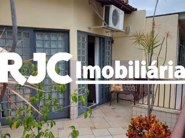 Casa para venda com 149 metros quadrados com 3 quartos em Vila Isabel Rio de Janeiro RJ