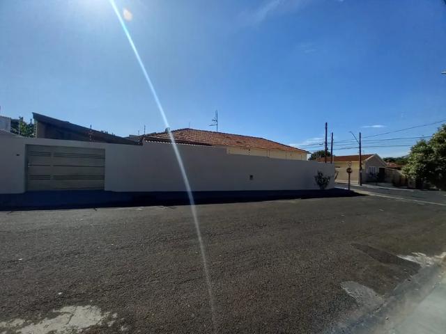 Casa para venda com 260 metros quadrados com 3 quartos