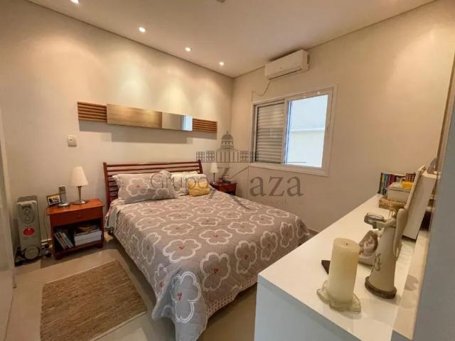 Casa para venda com 276 metros com 4 quartos em Urbanova V São José dos Campos SP