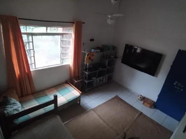 Casa para venda com 200 metros quadrados com 3 quartos