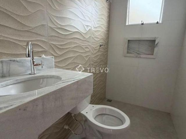 casa para venda com 2 quartos, 2 banheiros, 2 vagas e 60 m²