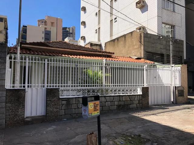Casa para venda com 300 metros quadrados com 3 quartos em Santa Efigênia Belo Horizonte MG