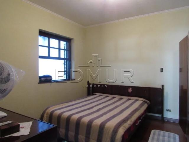 CASA para VENDA com 316m² no bairro Vila Metalúrgica com 3 quartos e 4 vagas. Santo André, SP