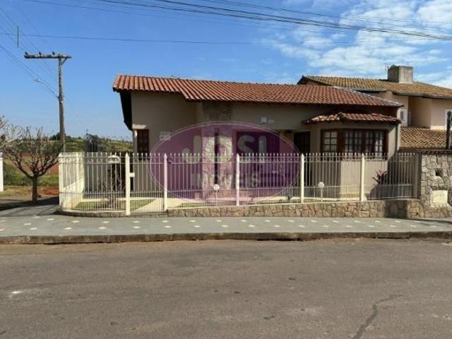 Casa para venda com 3 dormitórios sendo 1 suíte, 191 m² de construção, no Residencial Colinas Park e