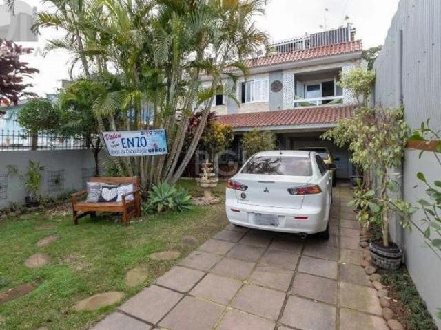 Casa para Venda com 3 dormitórios, sendo 1 suites e 4 vagas no bairro Ipanema