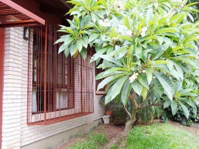 Casa para Venda com 3 dormitórios, sendo 2 suites e 3 vagas no bairro Belém Novo