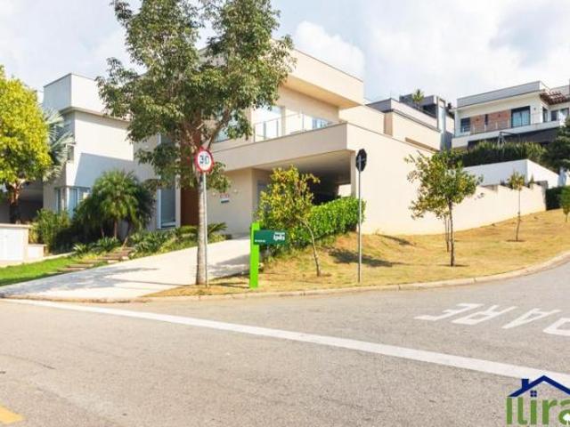 Casa para venda com 3 suítes e 6 vagas de garagem no condomínio Gênesis ll, Alphaville SP