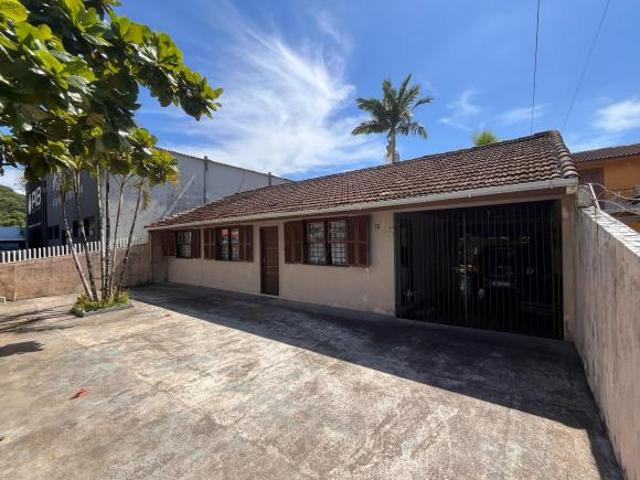 Casa para venda com 3 quartos no Centro de Matinhos