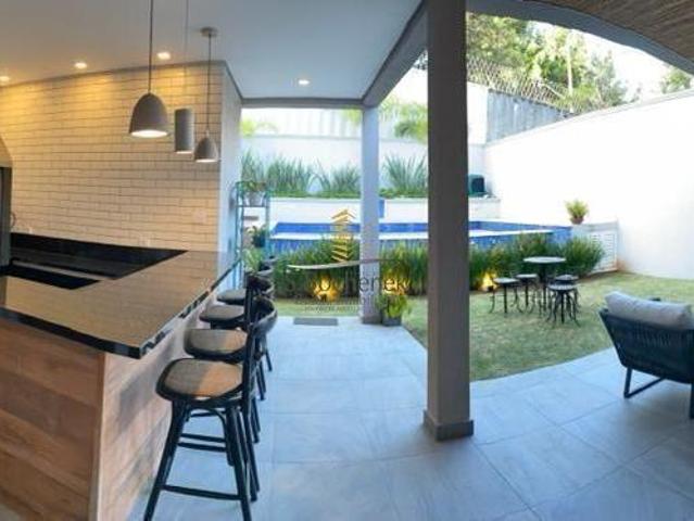 Casa para venda com 467 m2