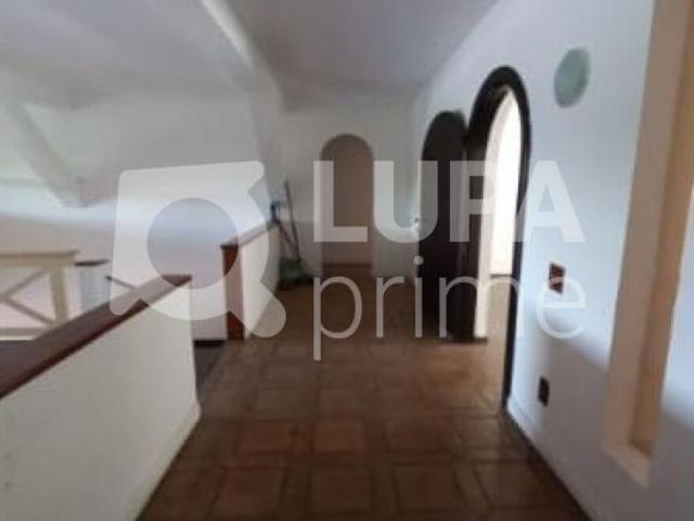 CASA PARA VENDA COM 4 DORMITÓRIOS E 6 VAGAS NA FAZENDA MORUMBI