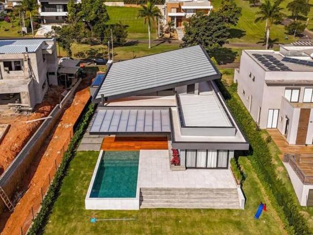 Casa para venda com 4 suítes no condomínio PORTAL JAPY GOLF CLUB