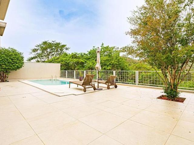 Casa para Venda com 4 Quartos no Gênesis 1