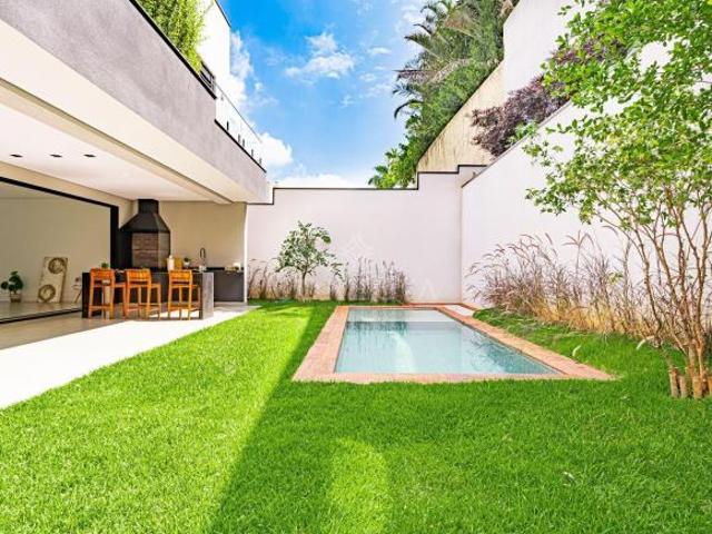 Casa para Venda com 4 Quartos no Gênesis 1