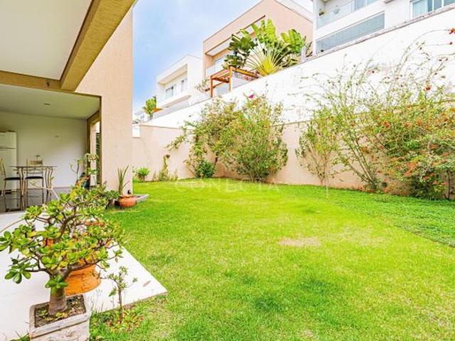 Casa para Venda com 4 Quartos no Gênesis 1