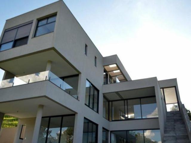 Casa para Venda com 4 Quartos no Gênesis 2