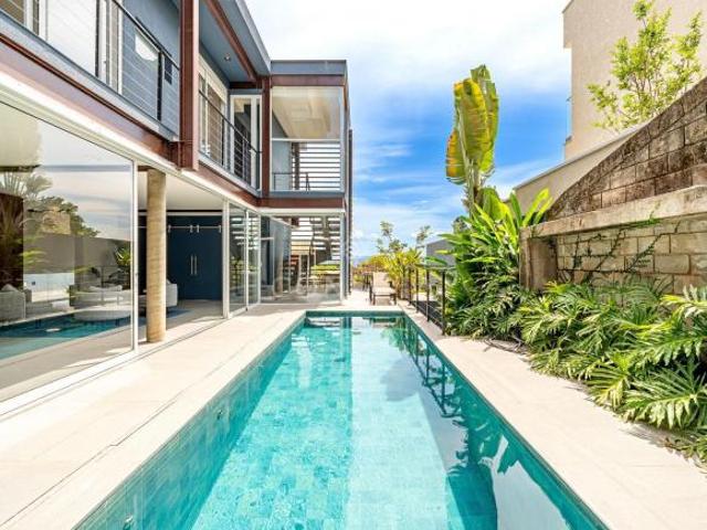 Casa para Venda com 4 Quartos no Gênesis 2