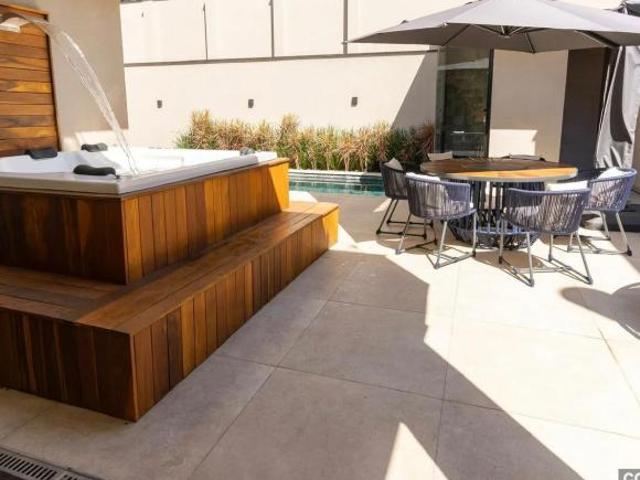 Casa para Venda com 4 Quartos no Gênesis 2