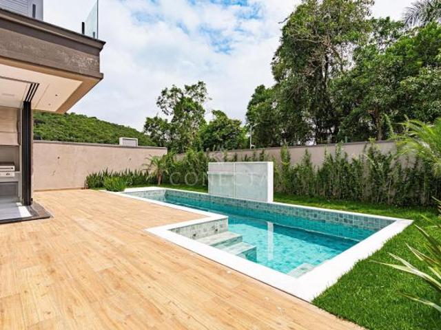 Casa para Venda com 4 Quartos no Gênesis 2