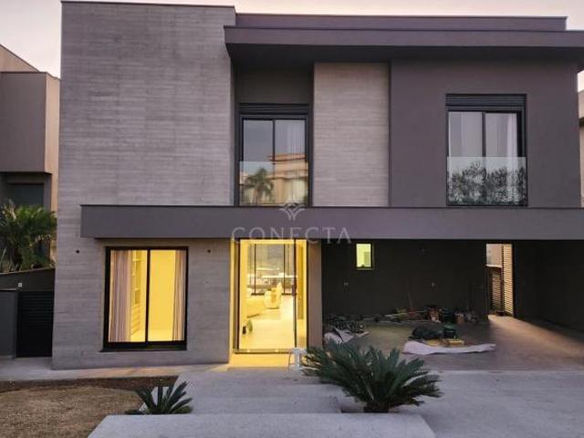 Casa para Venda com 4 Quartos no Gênesis 2
