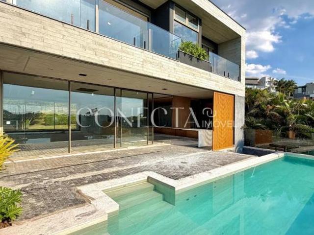 Casa para Venda com 4 Quartos no Gênesis 2