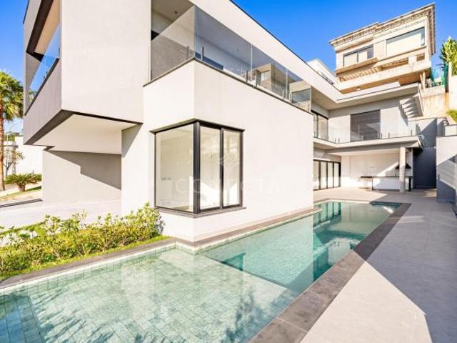 Casa para Venda com 4 Quartos no Gênesis 2