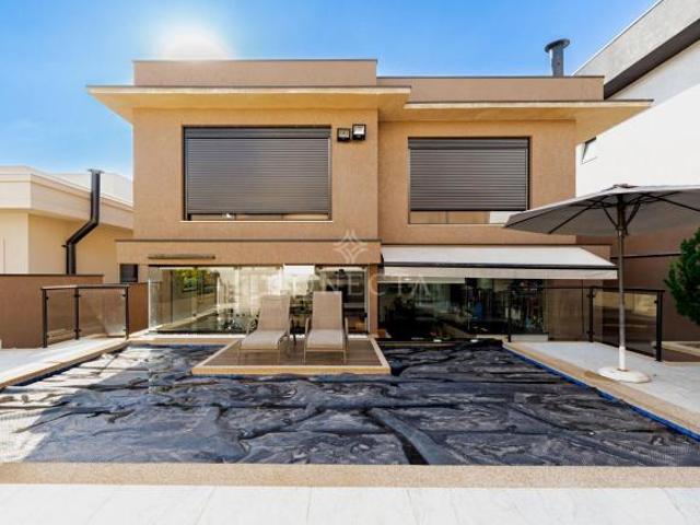Casa para Venda com 4 Quartos no Itahyê