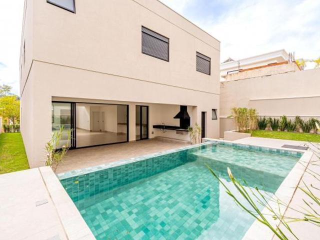 Casa para Venda com 4 Quartos no Itahyê