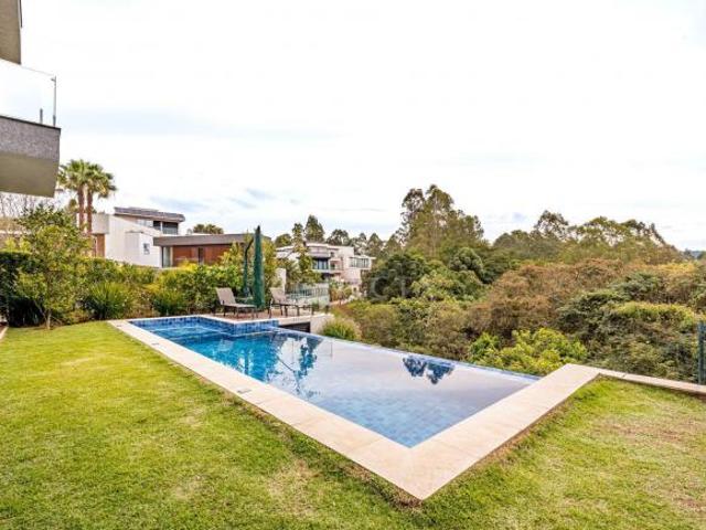 Casa para Venda com 4 Quartos no Itahyê