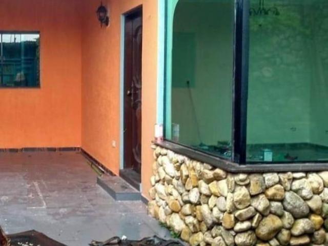 Casa para venda com 5 dormitórios, 3 banheiros, 3 vagas de garagem para carro, 200m², Vila Nova Bons
