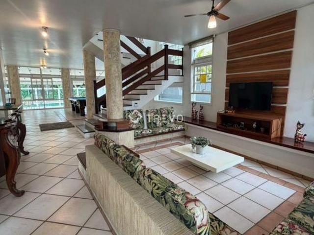 casa para venda com 5 quartos, 5 banheiros, 4 vagas e 373m²