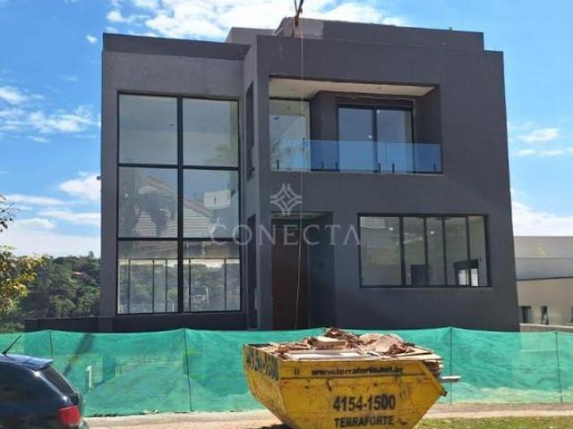 Casa para Venda com 5 Quartos no Gênesis 1