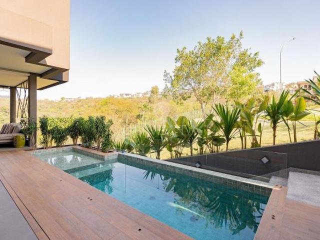 Casa para Venda com 5 Quartos no Gênesis 2
