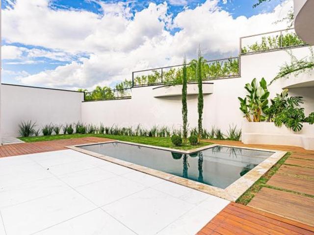 Casa para Venda com 5 Quartos no Itahyê