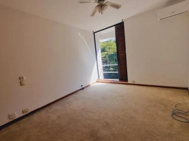 Casa para venda com 792 metros quadrados com 4 quartos em Interlagos São Paulo SP