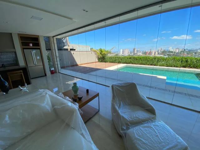 Casa para venda de 575 metros com 4 Suítes em Tamboré Barueri SP