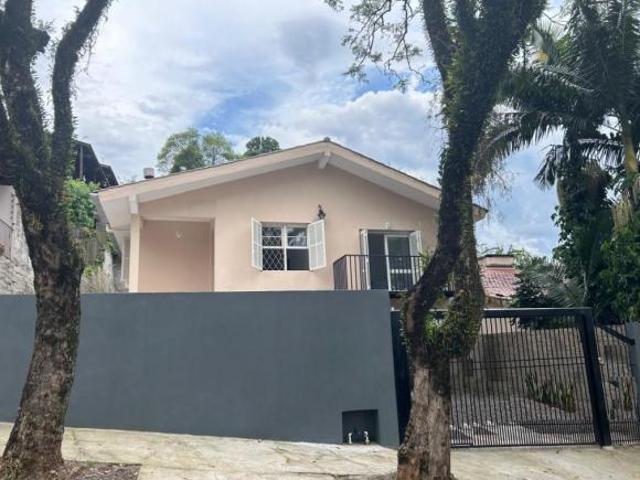 Casa para Venda e Aluguel no Vila Nova com Suíte, Sacada e Móveis Planejados