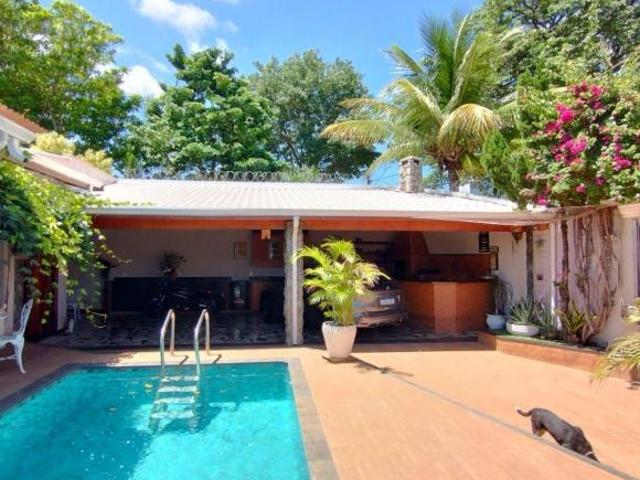 Casa para venda e aluguel em Nova Piracicaba de 243.00m² com 3 Quartos, 1 Suite e 3 Garagens