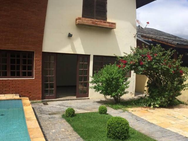 Casa para venda e aluguel em Alphaville em Santana De Parnaíba São Paulo de 360.00m² com 4 Quartos, 4 Suítes e 6 Garagens