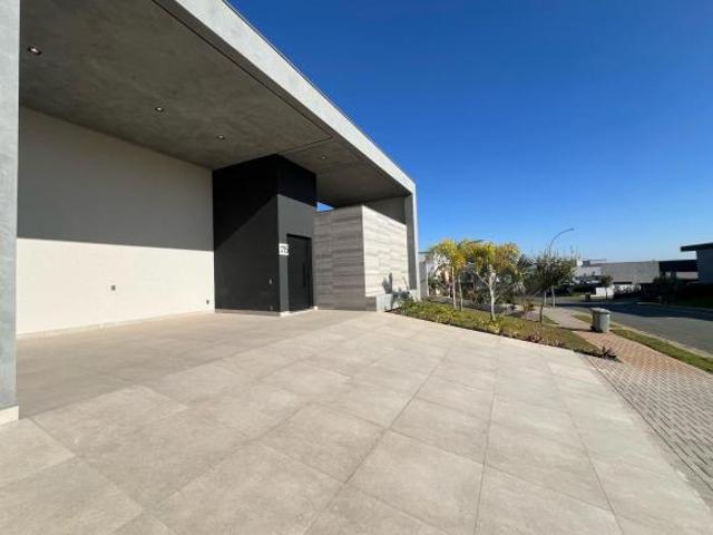 Casa para venda e aluguel em Alphaville Nova Esplanada 3 de 268.00m² com 4 Quartos, 4 Suites e 4 Gar