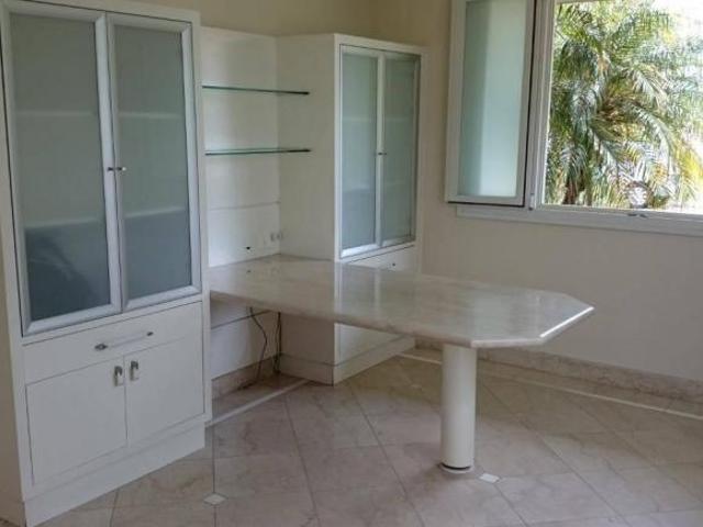 Casa para venda e aluguel em Alphaville Residencial Dois de 470.00m² com 4 Quartos, 2 Suites e 4 Gar