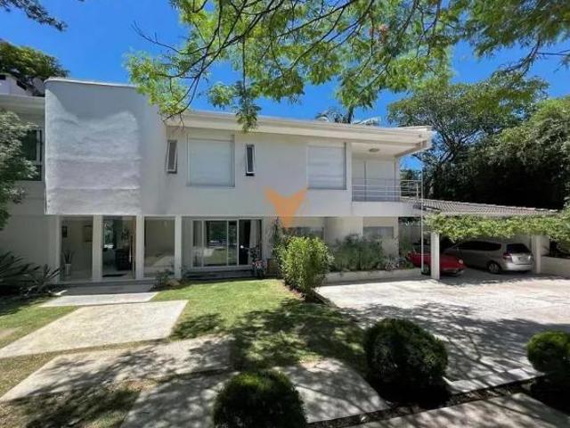 Casa para venda e aluguel em Altos De São Fernando de 541.65m² com 4 Quartos, 4 Suites e 6 Garagens