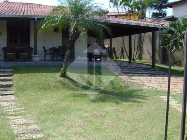 Casa para venda e aluguel em Altos Do Morumbi de 242.00m² com 2 Quartos, 1 Suite e 6 Garagens