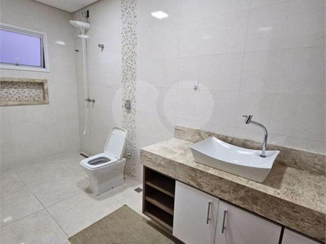 Casa para venda e aluguel em Bairro Inválido de 340.00m² com 4 Quartos, 3 Suites e 4 Garagens