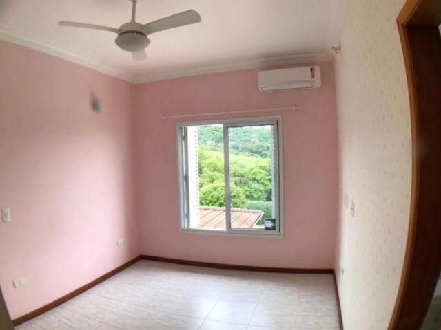 Casa para venda e aluguel em Bairro Inválido de 360.00m² com 4 Quartos, 4 Suites e 2 Garagens